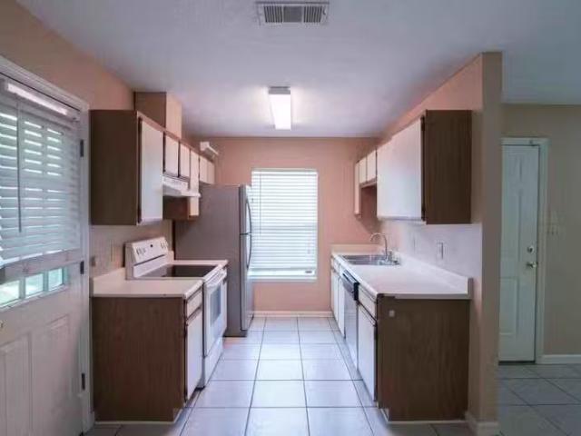 2792 Oak Park Court 2792 2792 Oak Park Court