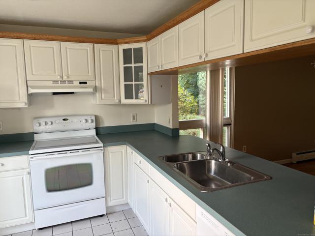 279 Centerbrook Rd, Hamden, CT 06518 | MLS #24152