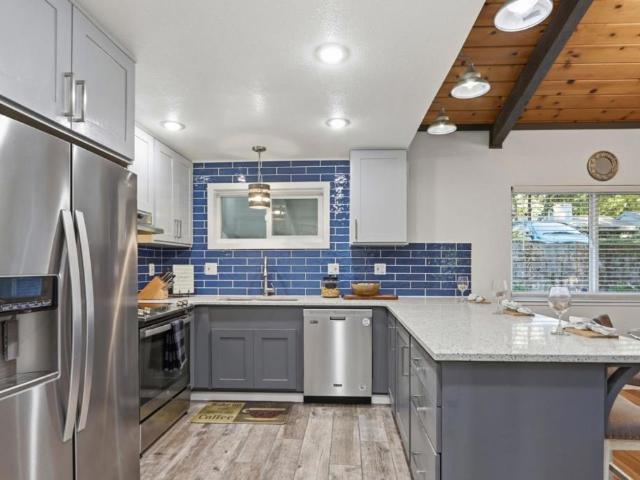 279 Anchor Court
