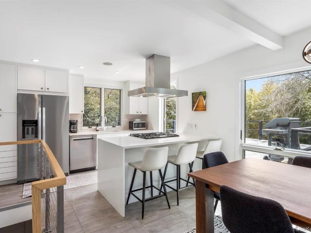279 Bay Walk