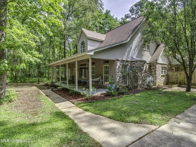 279 Fox Run Rd, Brandon, MS 39047