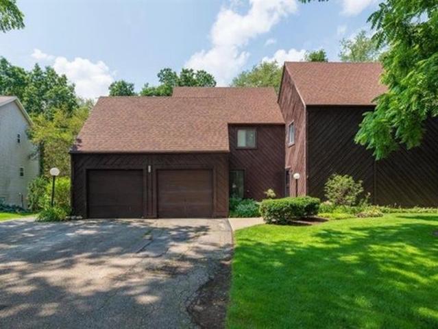 279 Fairway Ct, Plainwell, MI 49080