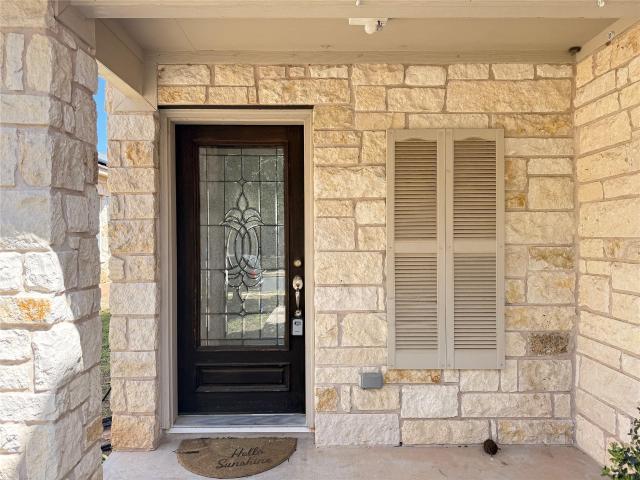 279 Housefinch Loop
