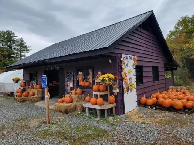 279 Henniker St, Hillsborough, NH 03244 | MLS #5083 | Compass
