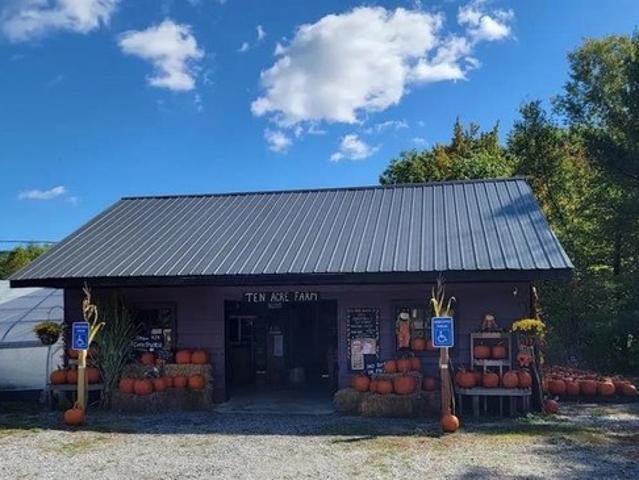 279 Henniker St, Hillsborough, NH 03244