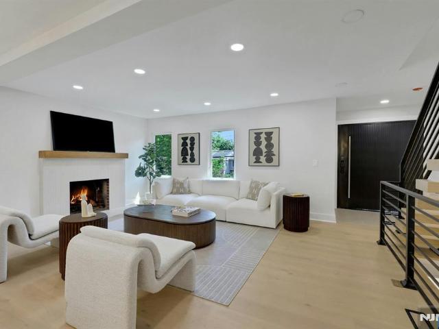 279 Jefferson Avenue