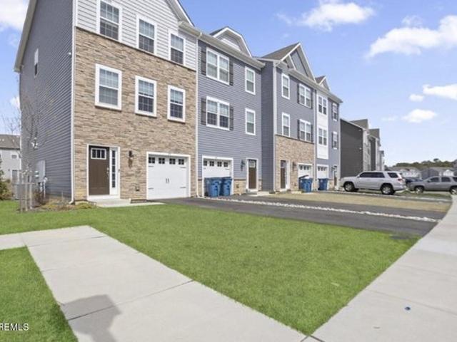 279 Mantoloking Dr, Jackson, NJ 08527