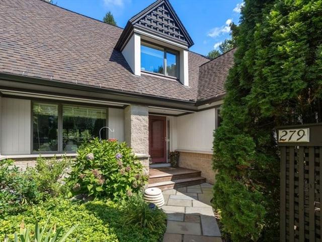 279 Nahanton St Unit 279, Newton, MA 02459