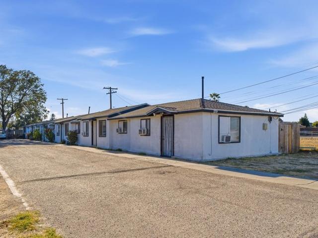 279 S Dode Ave, Farmersville, CA 93223