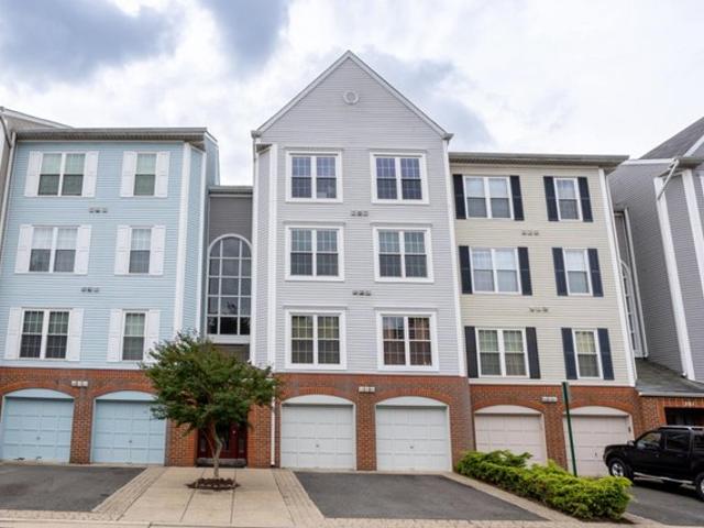 279 S Pickett St Apt 301, Alexandria, VA 22304