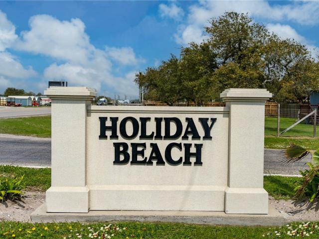 279 W Live Oak Ln, Rockport, TX 78382 | MLS #472372