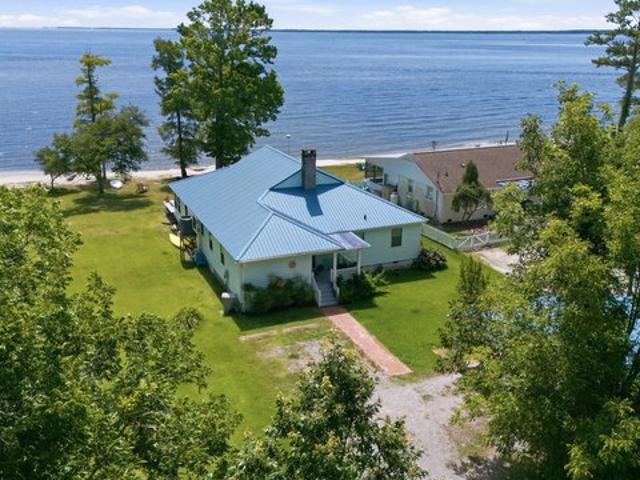 279 Wiggins Point Rd, Oriental, NC 28571
