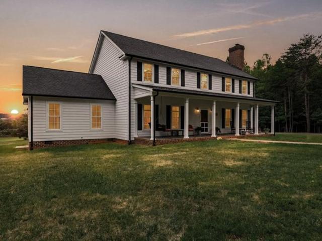 279 Tradewind Dr, Evington, VA 24550
