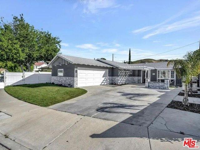 28040 Ermine Pl, Canyon Country, CA 91351