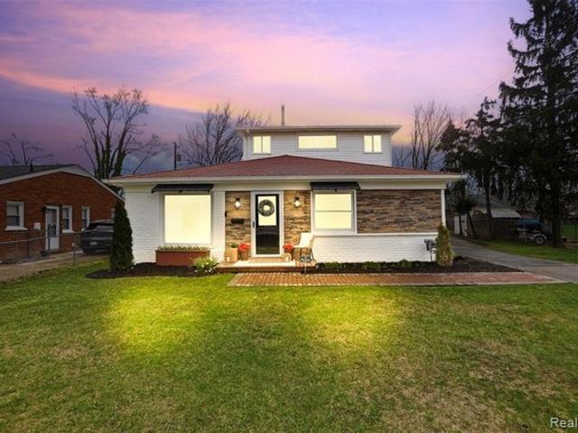 28042 Brentwood St, Southfield, MI 48076