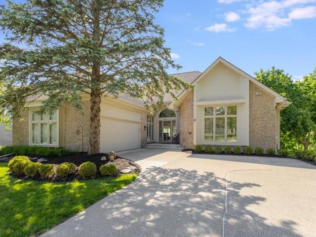 28044 Hickory Cir Unit 11, Farmington, MI 48331