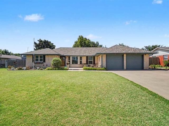 2804 NW Tomlin Pl, Lawton, OK 73505
