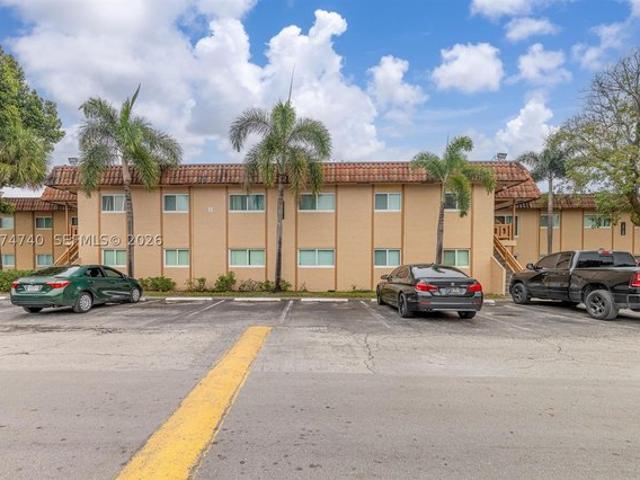 2804 NW 39th Way Apt 201, Lauderdale Lakes, FL 33311