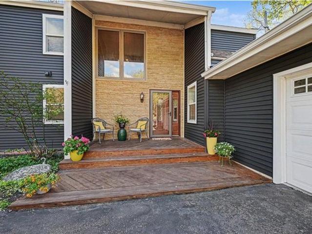 2804 Bryce Ct, Burnsville, MN 55337