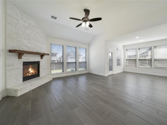 2804 Creekhollow Court