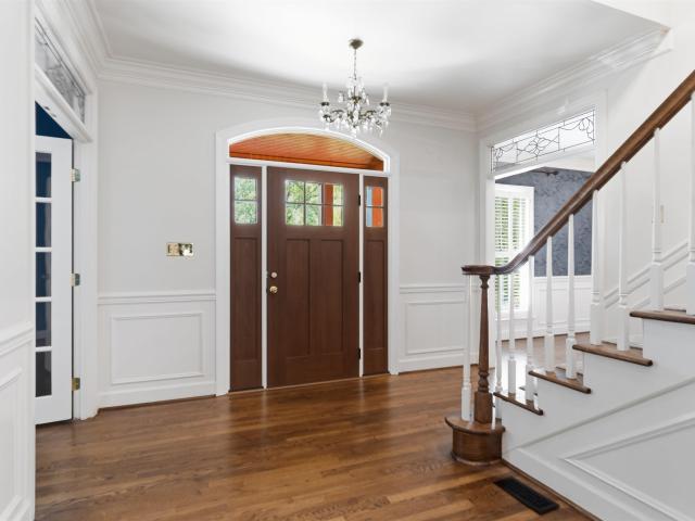 2804 Crosswood Circle