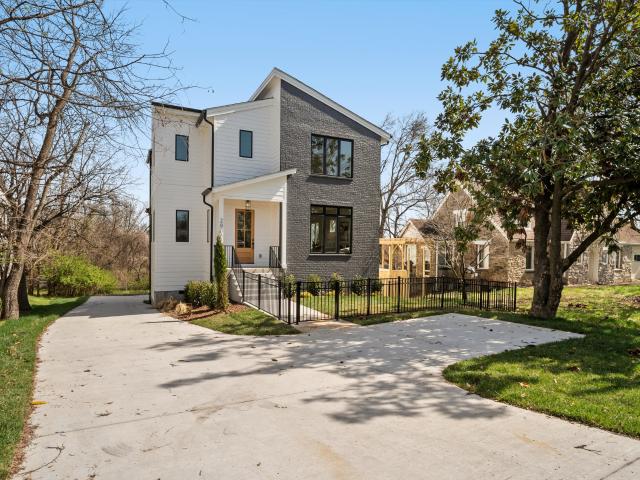 2804 Eastland Ave