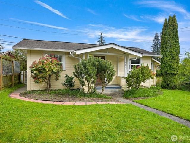 2804 Ellis St, Bellingham, WA 98225