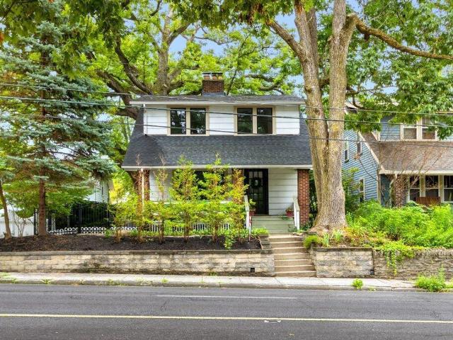 2804 Indianola Avenue