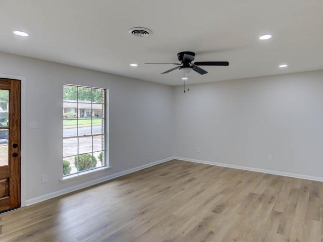 2804 Lynda Lane
