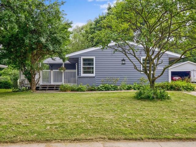 2804 Vine St, West Des Moines, IA 50265