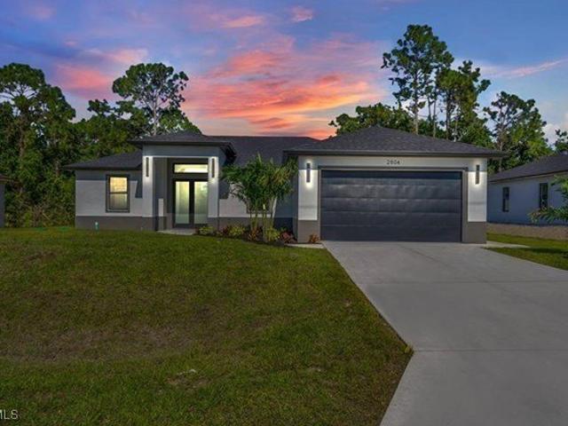 2804 10th St W, Lehigh Acres, FL 33971