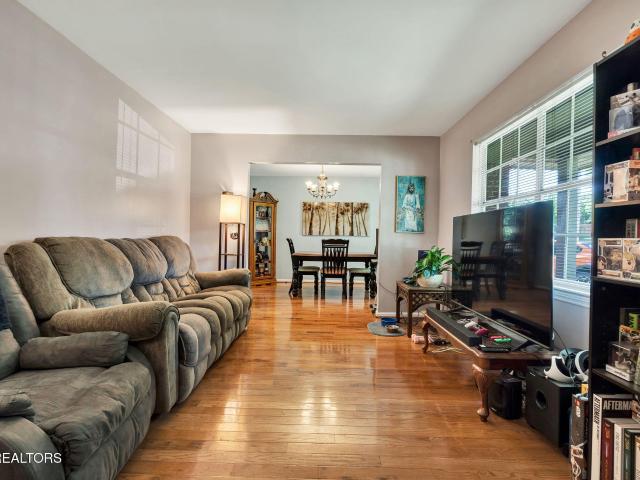 2805 NW Lilac Drive