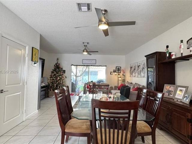2805 NW 180th St, Miami Gardens, FL 33056