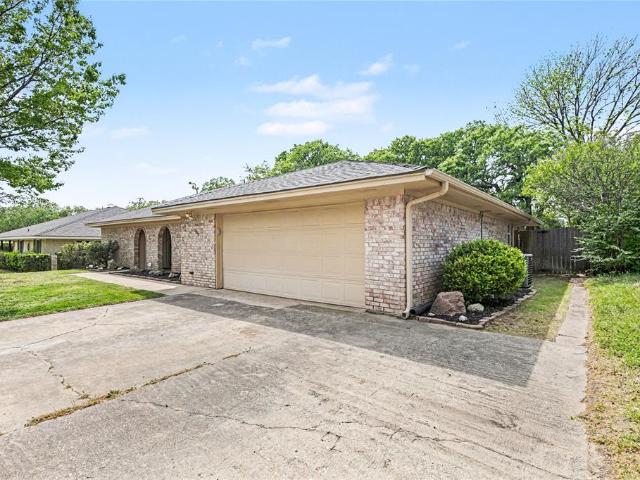 2805 Autumn Drive