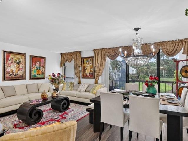 2805 Bridgewood Dr, Boca Raton, FL 33434