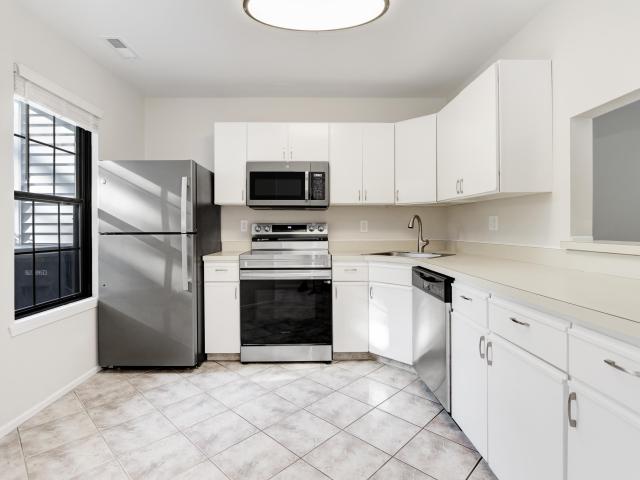 2805 Canyon Ct