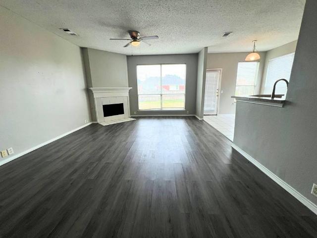2805 Crater Lake Lane