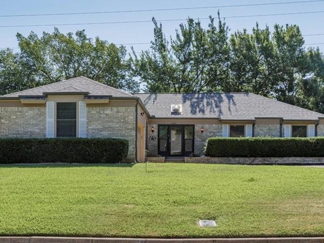 2805 Hedgeway Dr, Arlington, TX 76016
