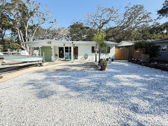 2805 Saxon Dr, New Smyrna Beach, FL 32169