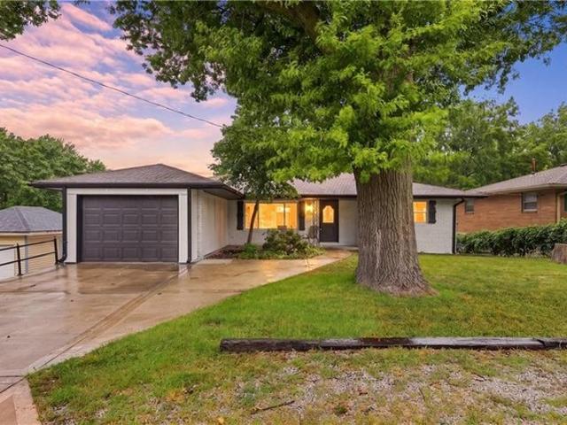2806 N River Blvd, Independence, MO 64050