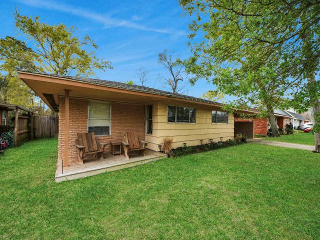 2806 Oak Drive
