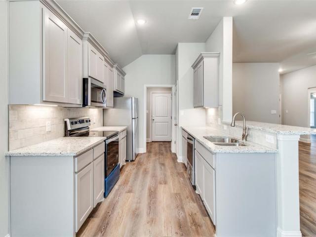 2806 Clover Drive