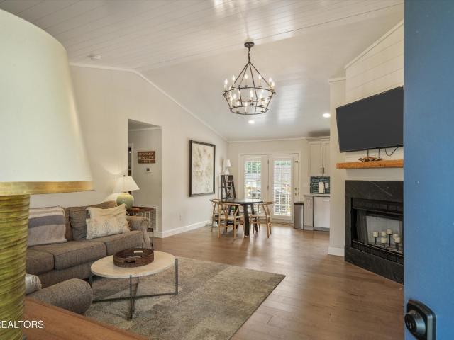 2806 Diane Gayle Drive