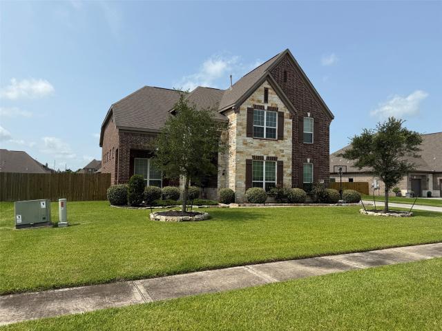 2806 Emerald Pines Lane
