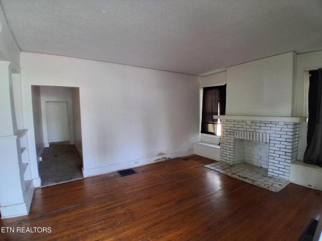 2806 Linden Ave