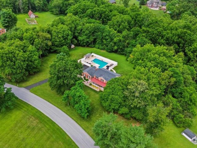2806 Pheasant Lane