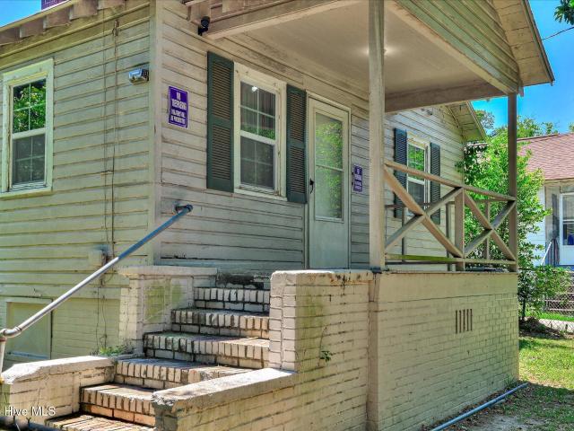 2806 Royal Street