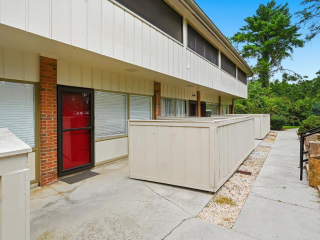 2806 Suncrest Rd # 4
