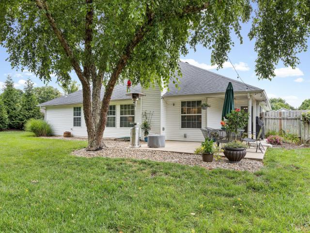 2806 wooded creek dr