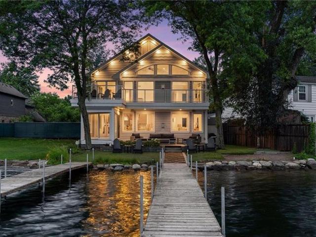 2807 McKenzie Point Rd, Wayzata, MN 55391